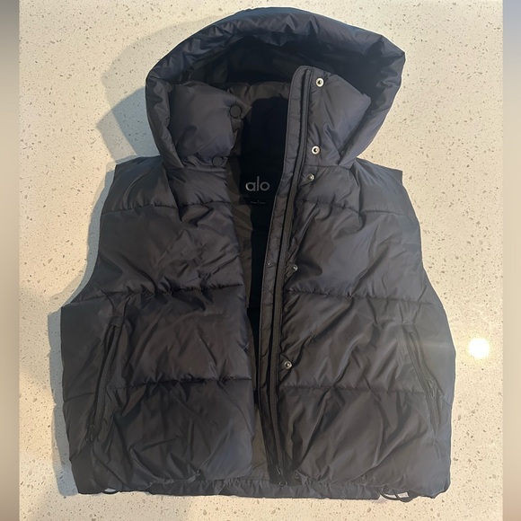 ALO Yoga | Jackets & Coats | Alo Yoga Gold Rush Puffer Jacket Vest ...